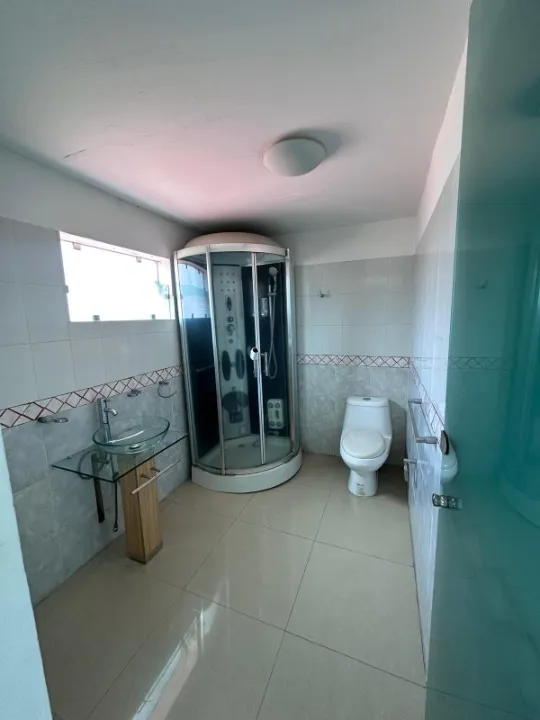 Bodega Comercial en renta en Bugambilias, Zapopan.