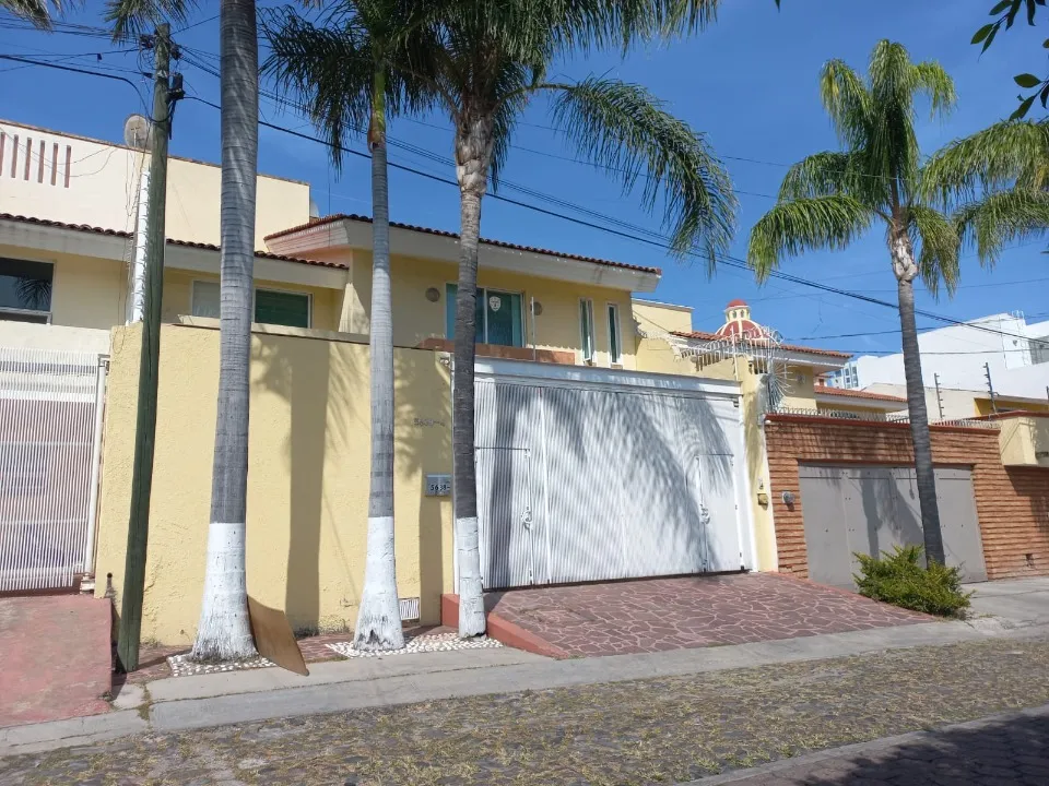 Casa en renta en Arcos De Guadalupe, Zapopan.